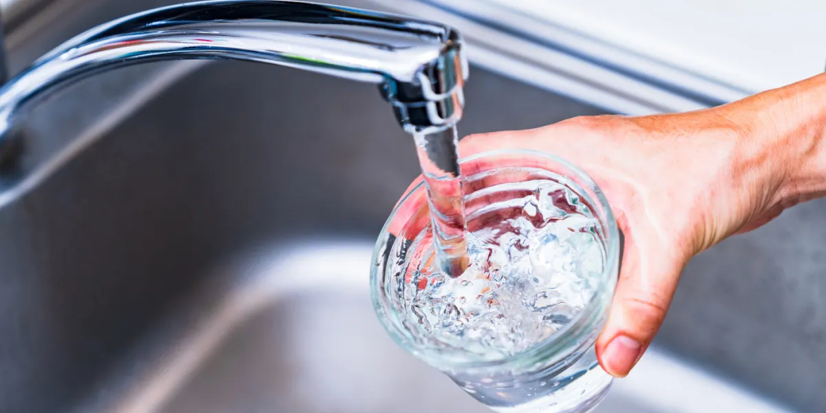 Eau du robinet : ces filtres « naturels » épinglés par 60 Millions de consommateurs | Planet.fr